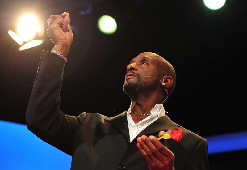 Willard Wigan: Hold your breath for micro-sculpture | TED Talk