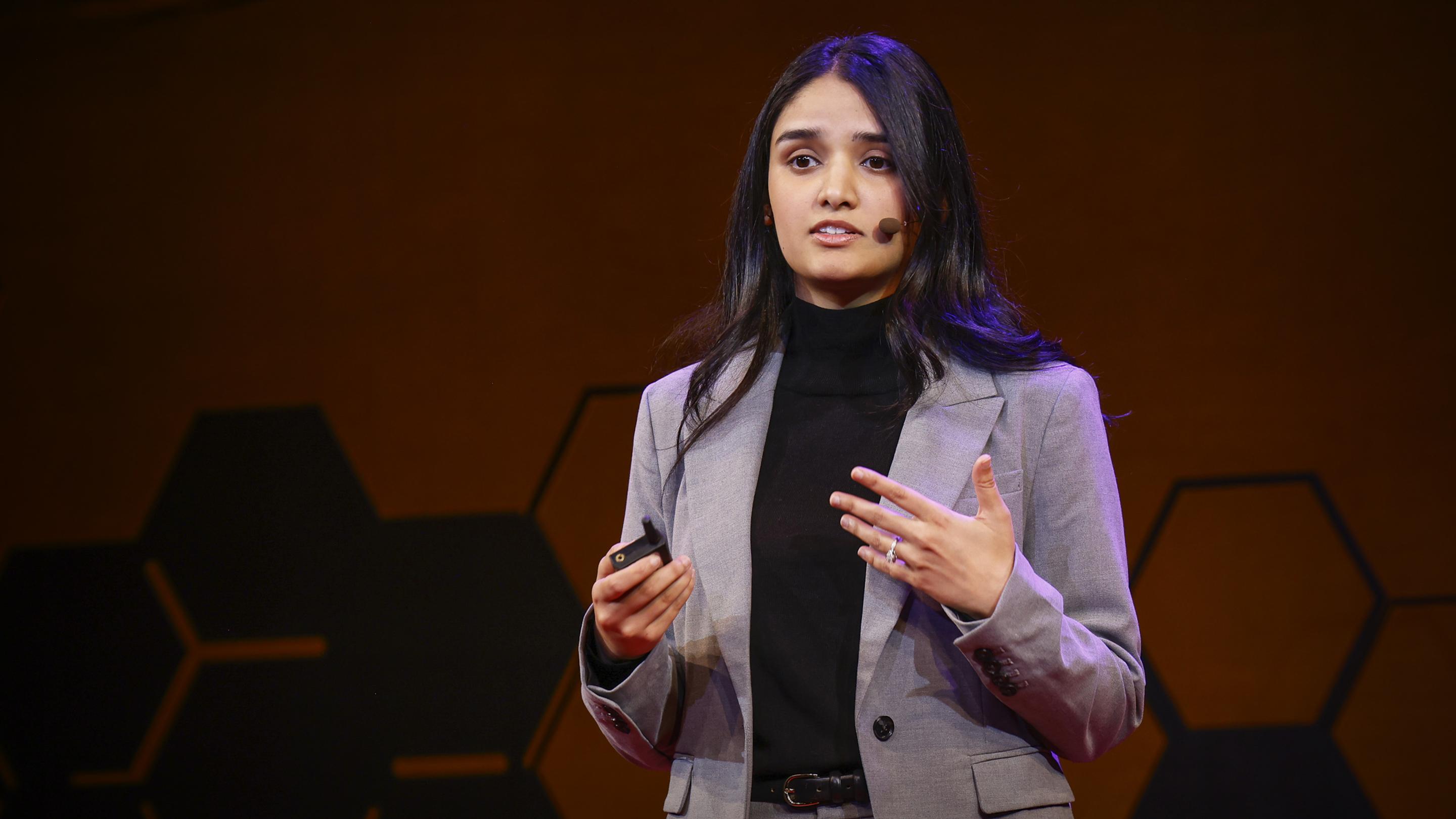 Pratyusha Sharma: How AI is decoding the language of sperm whales | TED Talk