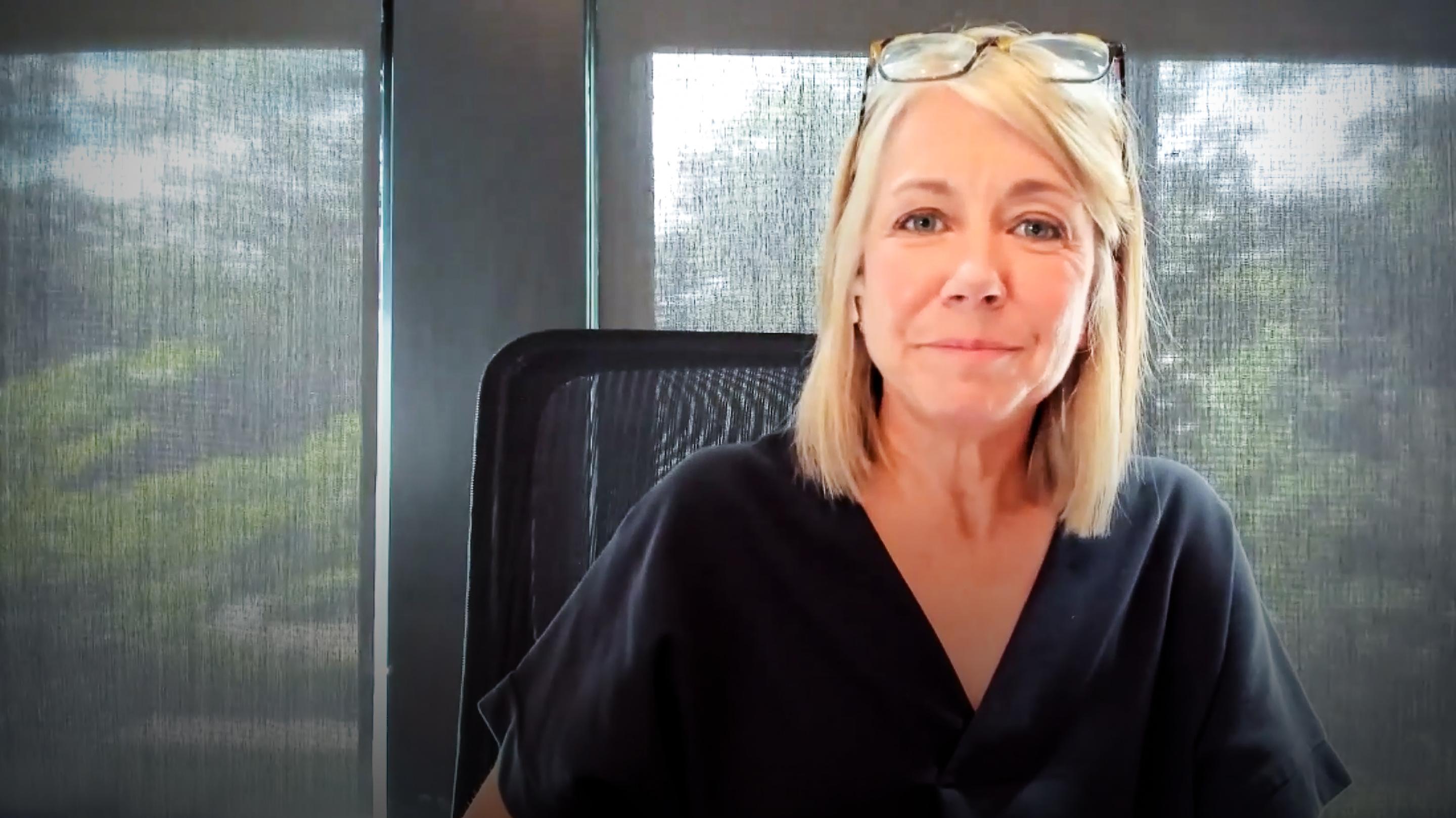 Meg Jay: Essential questions to ask your future self | TED Talk