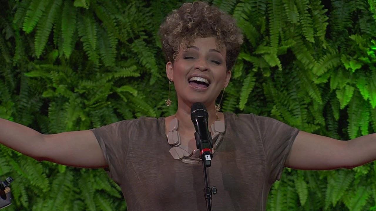 Júlia Rocha: Conciliar | TED Talk