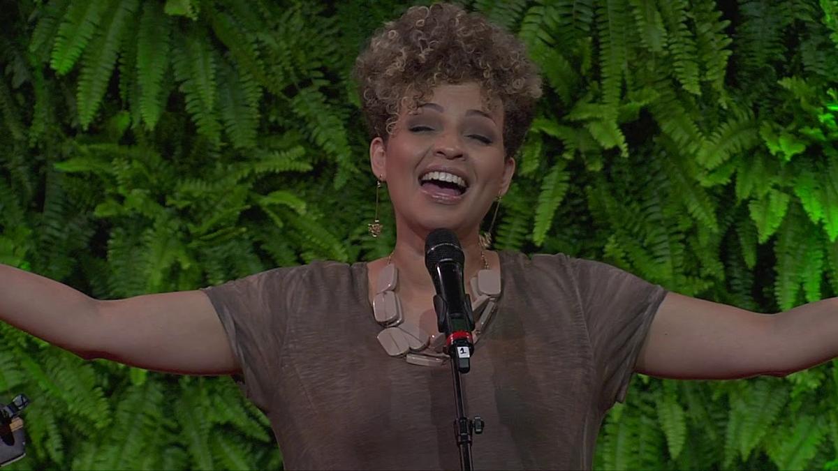 Júlia Rocha: Conciliar | TED Talk