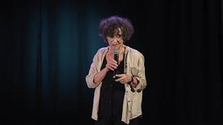 ELENA BOSSI: Monstruos, del horror a la piedad | TED Talk