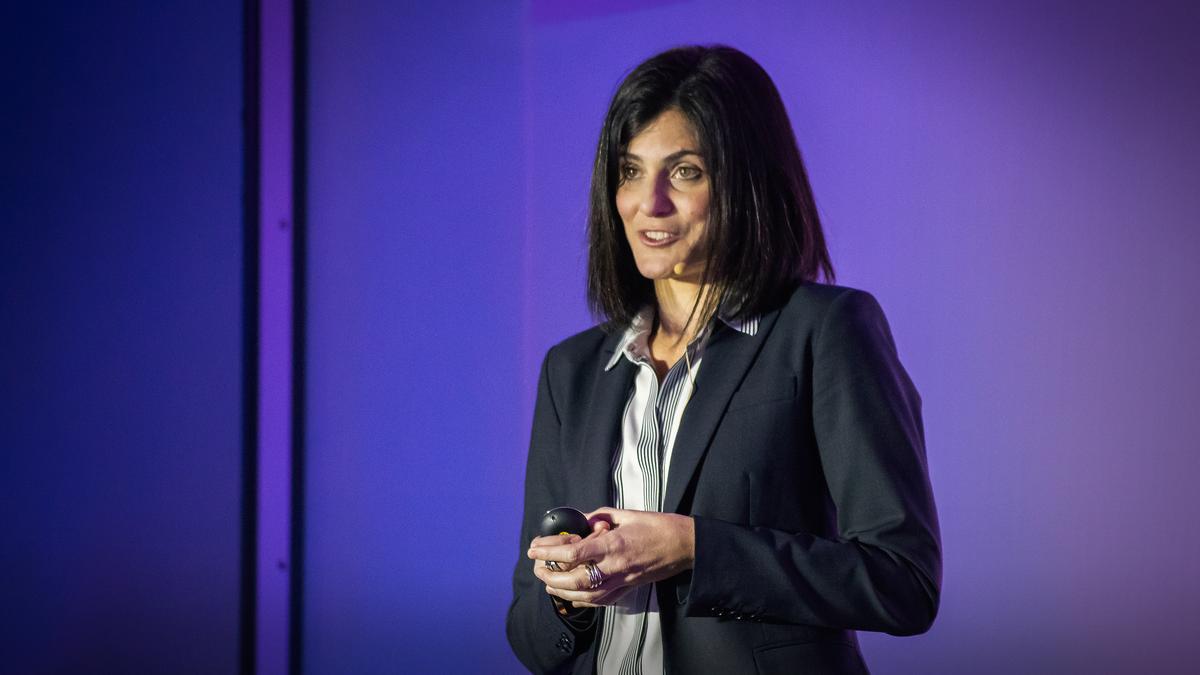 Tania Simoncelli: Should you be able to patent a human gene? | TED Talk