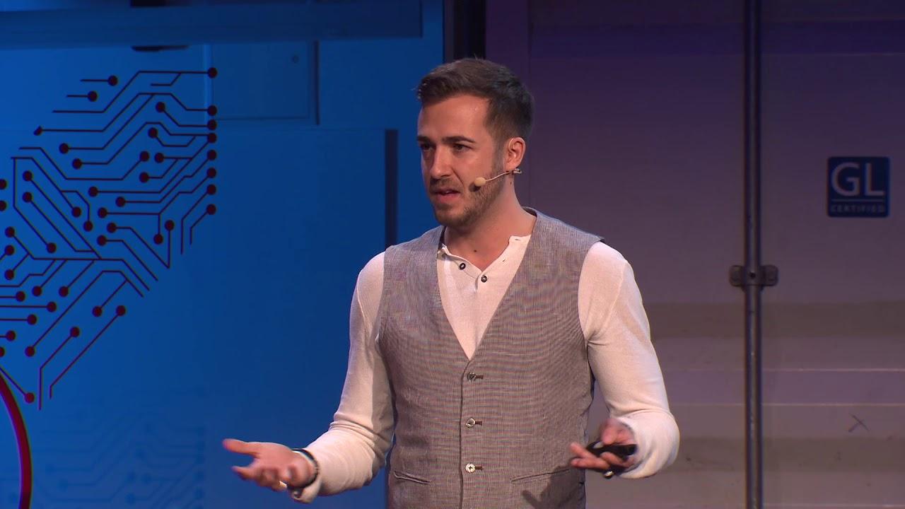 Christian Naef: The hyperdigitalized shopping experience | TED Talk