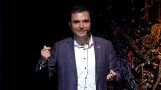 Razvan Stefan Tecuceanu: AI 》versus《 Humans | TED Talk