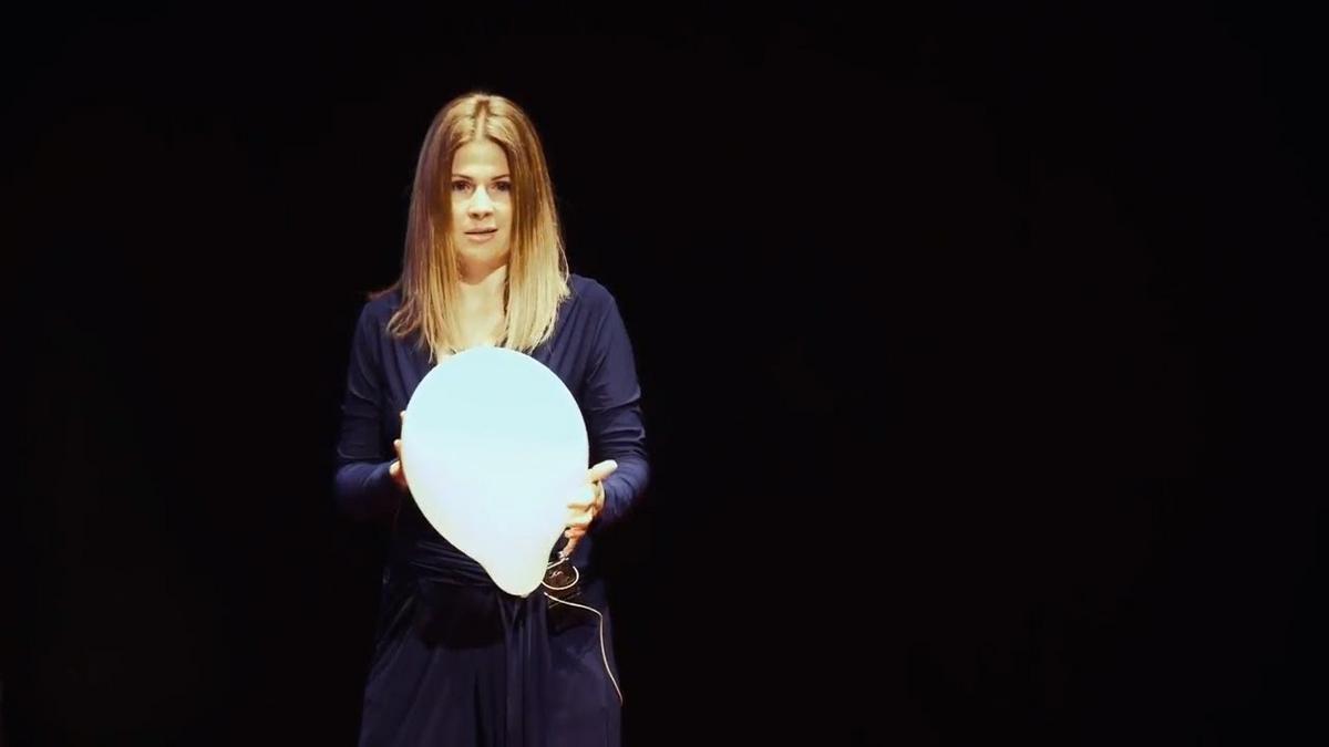 Alexandra Szomora: A digitális buborékon túl | TED Talk