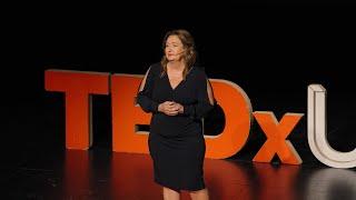 Theonie Conradie: The Resilience Gap: Discovering the hero within | TED ...