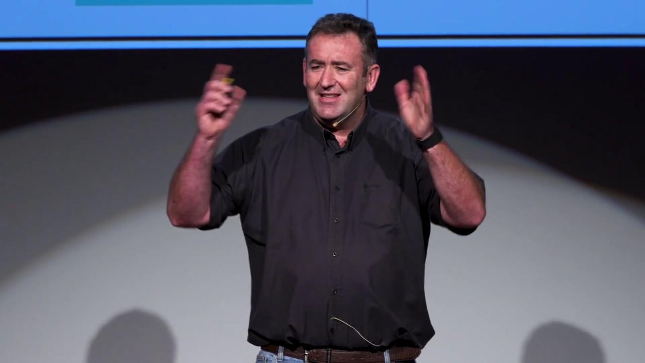 Brendan Godley: Sea turtles united by oceans | TED Talk