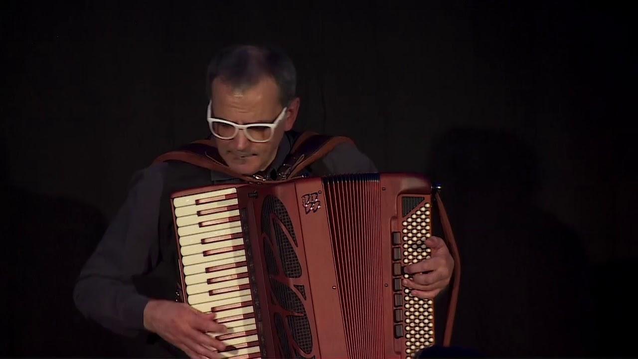 Renzo Ruggieri: Improvvisazione Firenze canzone triste | TED Talk