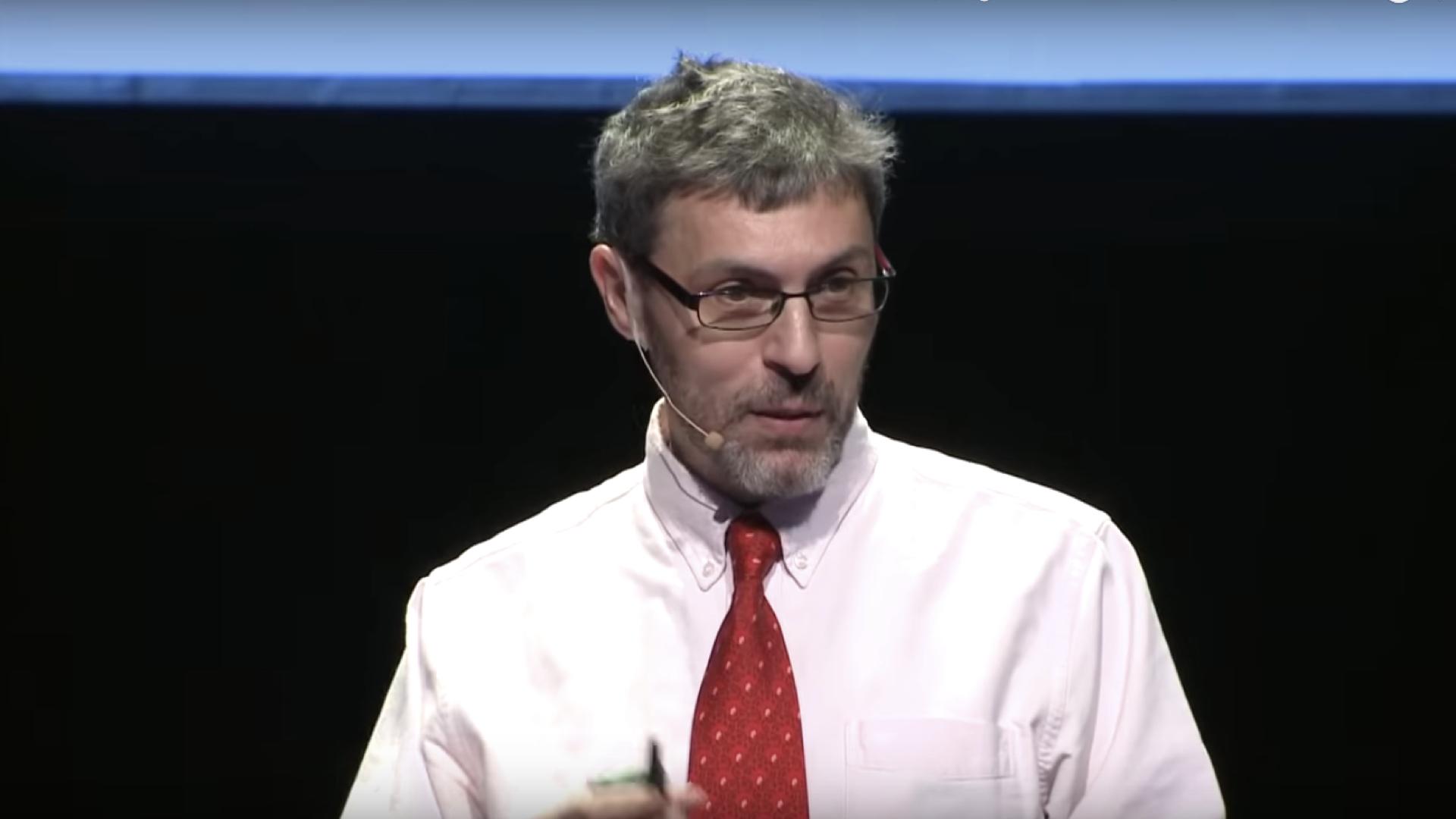 Miguel Alcubierre: ¿Cómo podríamos viajar más rápido que la velocidad ...