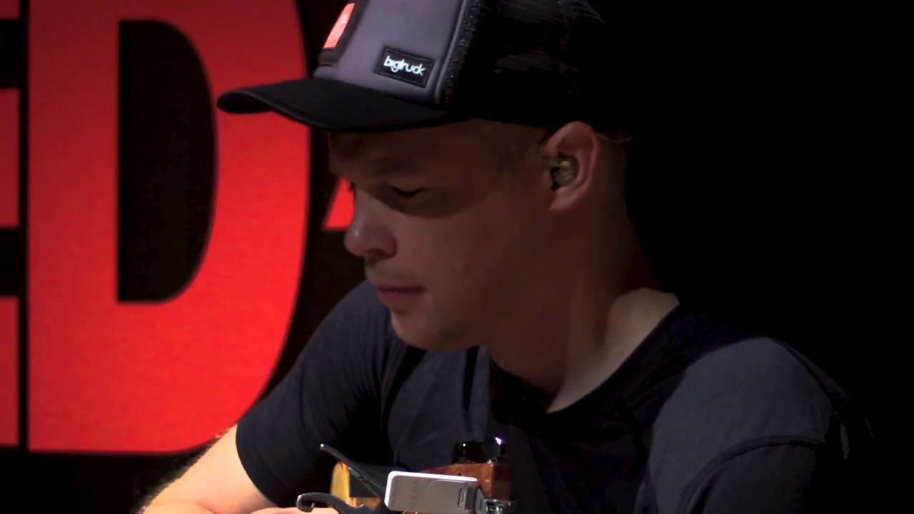 Ian Ethan Case: Pushing the boundaries on double-neck guitar | TED Talk