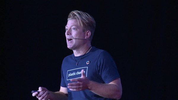 HENRIK BEHA PEDERSEN: My Bottle for Life | Henrik@TEDxZizhuPark - ted2sub