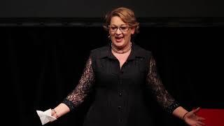 Csilla Papp: Vagyok, aki vagyok | Papp Csilla | TEDxDebrecen | TED Talk