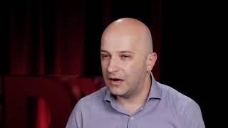 Andrei C Miu: De ce cititul ne poate face mai fericiți? | TED Talk