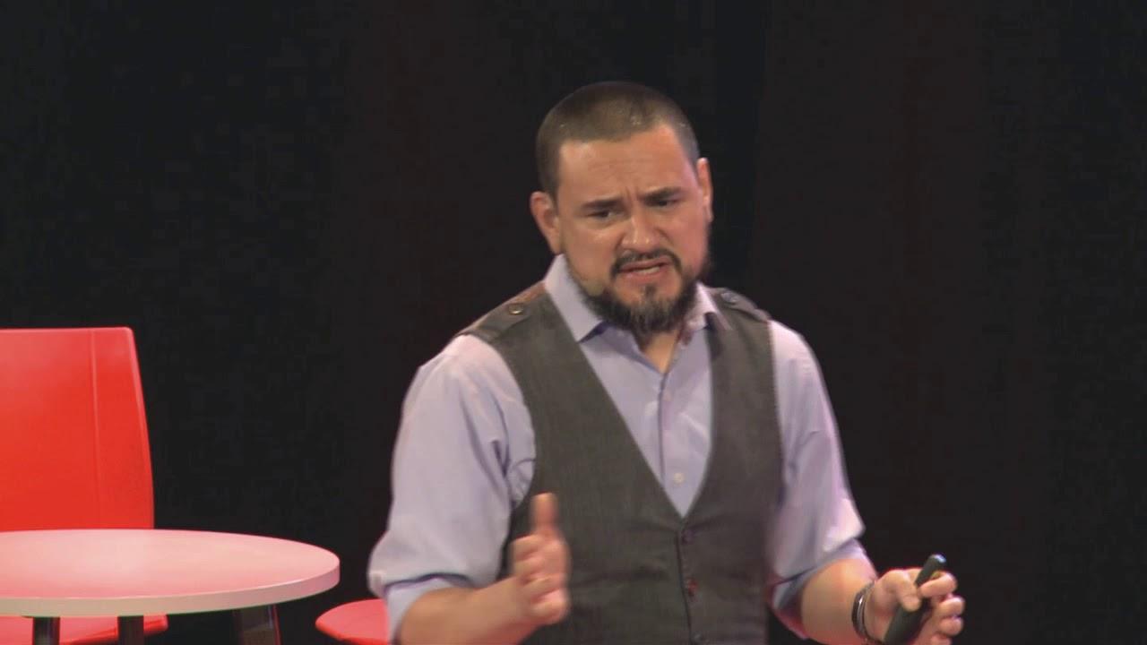 Juan Francisco Bolaños: Blockchain y la generación de confianza | TED Talk