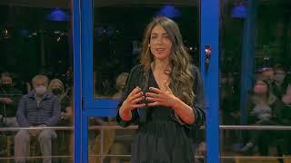 Sandra Piñeiro: Remando en la oscuridad | TED Talk