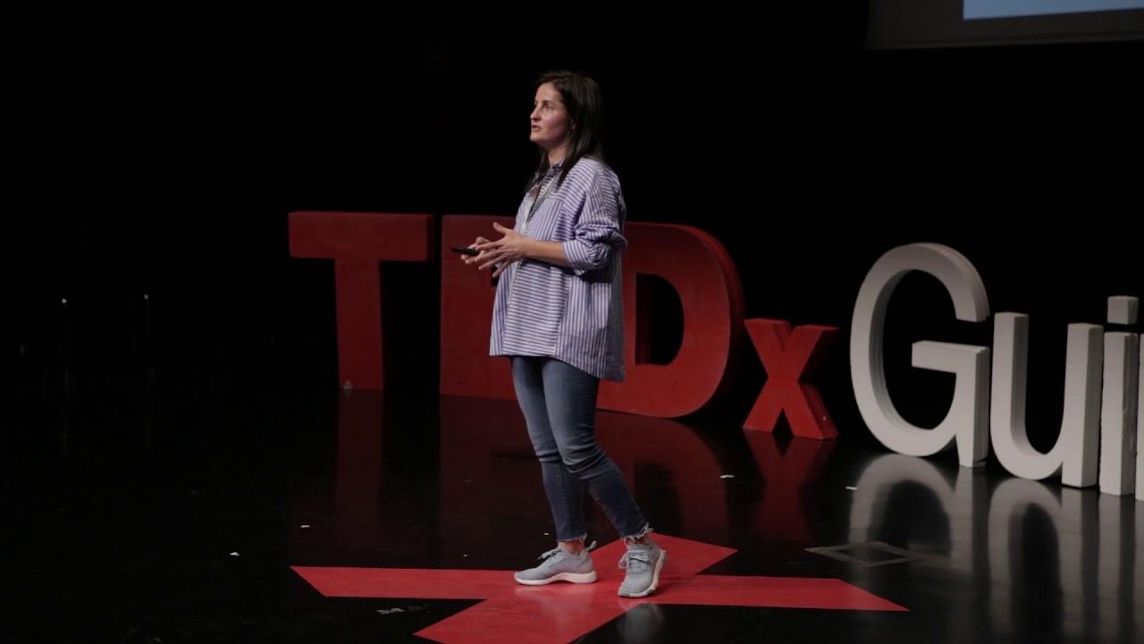 Carla Costa: Costureira na época digital | TED Talk