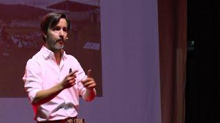 JULIÁN MORA: Goles y valores: la jugada perfecta | TED Talk
