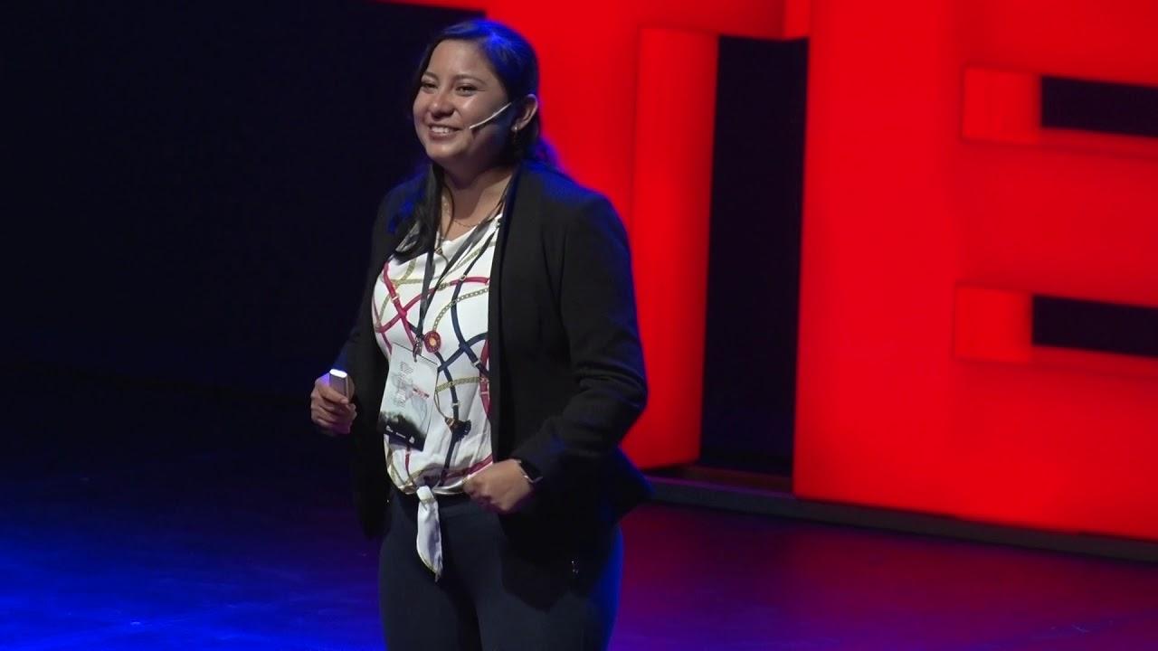Angela León: Creatividad Tecnológica | TED Talk