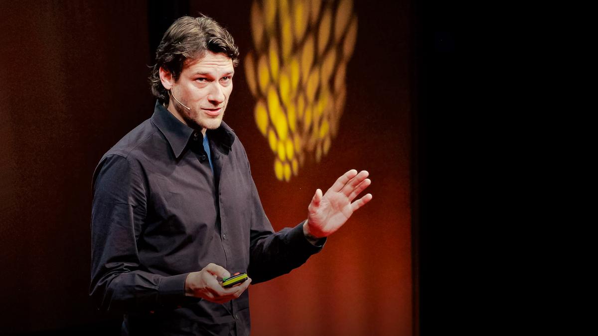 Martin Hanczyc: The line between life and not-life | TED Talk