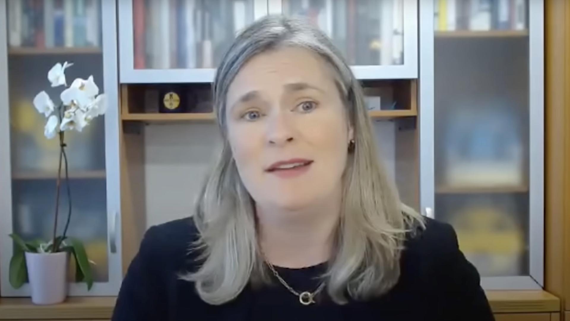 Emma Belcher: Nuclear threat and the war in Ukraine | TED Talk