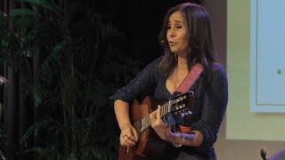Julie Freundt: ¿Es la voz el espejo de mi alma? | TED Talk