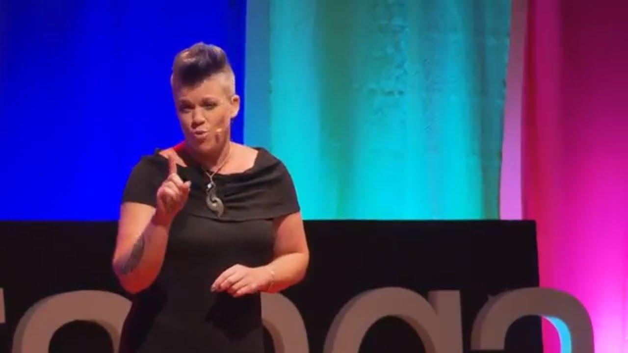 Shelly Davies: Write like a Reader | TED Talk