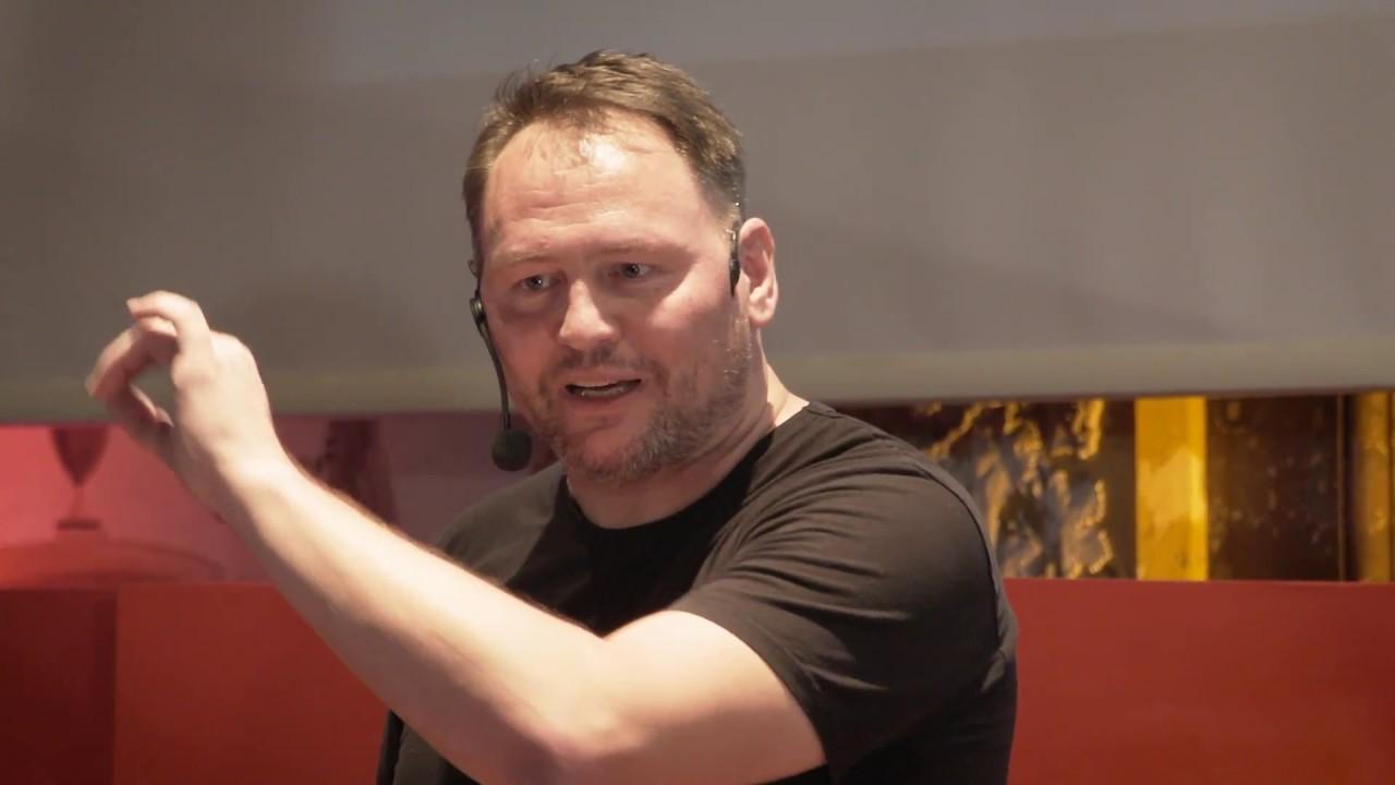 Karl Kratz: Ein anderer Blick auf alles | TED Talk