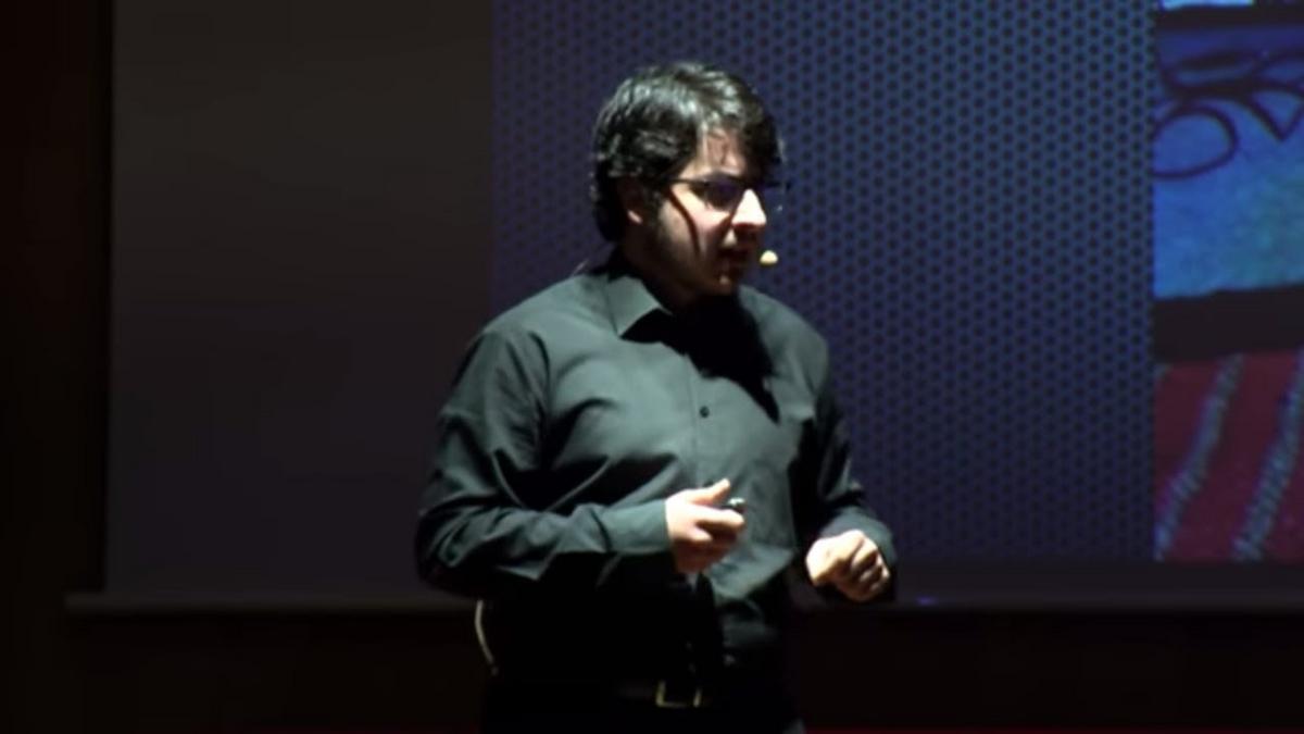 Iván Olmos: Obsesión por la palabra | TED Talk